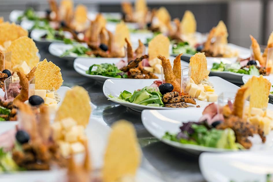 A Taste of Things to Come: Wedding Food Trends - SIGNATURE BRIDE