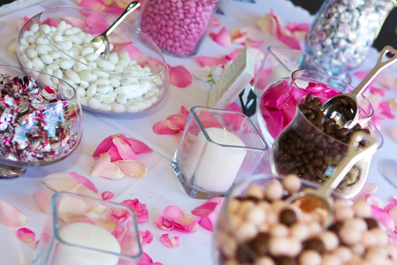 Dessert Table Ideas for Your Wedding Reception - SIGNATURE BRIDE