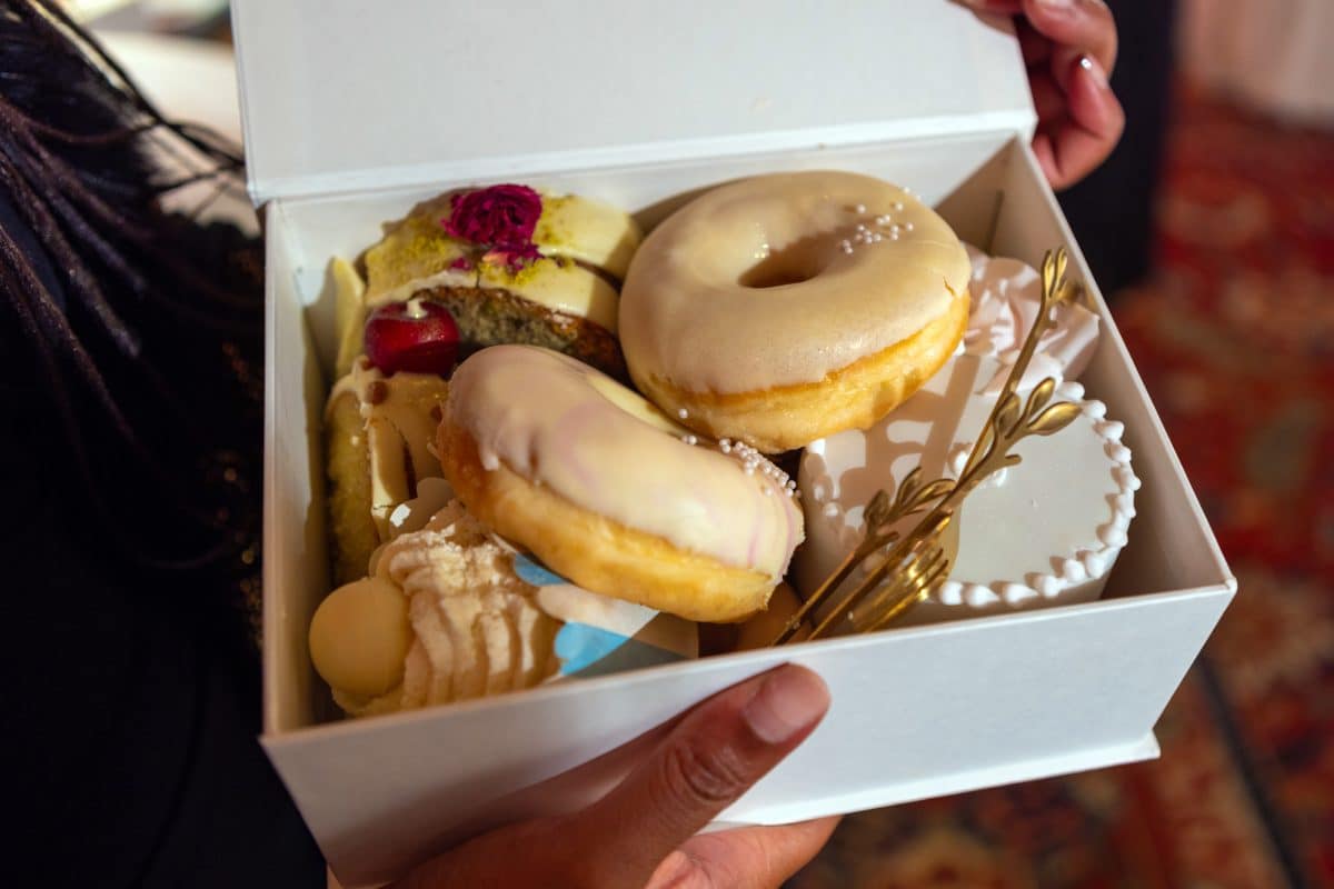 Dessert Table Ideas for Your Wedding Reception - SIGNATURE BRIDE