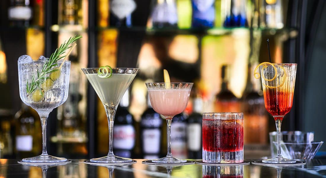 Creating Your Signature Cocktails - SIGNATURE BRIDE